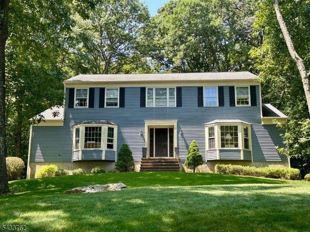21 Laurel Hill Dr, Randolph, NJ 07869