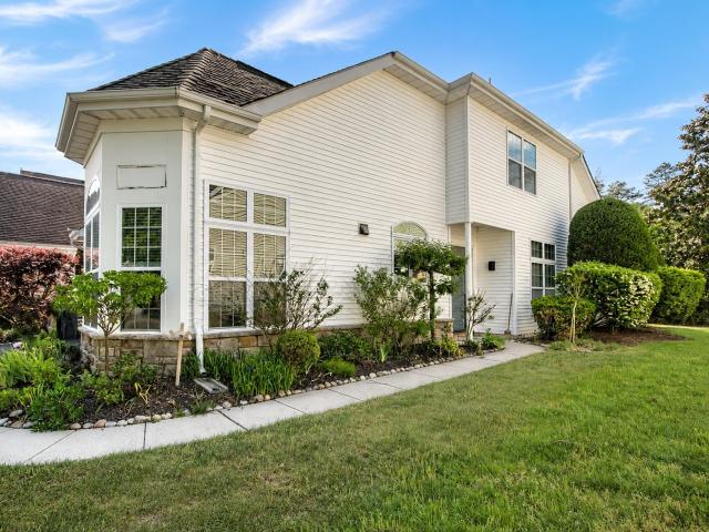 21 Lewis Dr