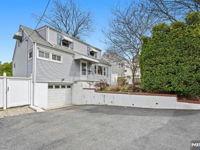 21 Linwood Ave, Bogota, NJ 07603 | MLS #26008 | Compass
