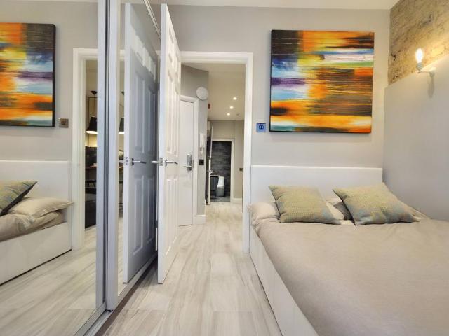 21 Linden Gardens, London W2 1 bed flat to rent £3,228 pcm £745 pw