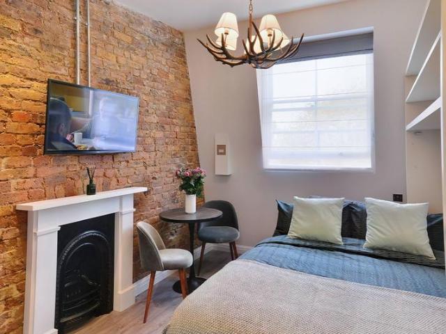 21 Linden Gardens, London W2 Studio to rent £3,012 pcm £695 pw