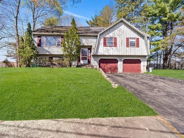 21 Liberty Ln, Norwood, MA 02062