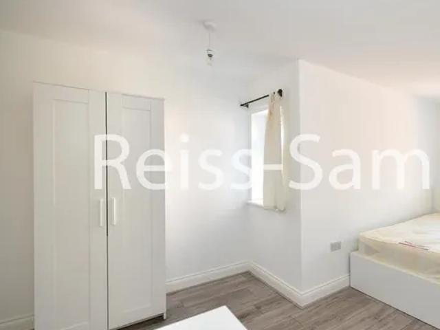 21 Lockesfield Place, Cubitt Town, London, E14 3AH, United Kingdom | 5 bed townhouse for rent #140800028 | Rentberry