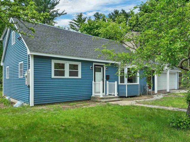 21 Lois St, Rochester, NH 03867