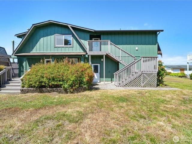 21 McCullough Rd, Copalis Beach, WA 98535