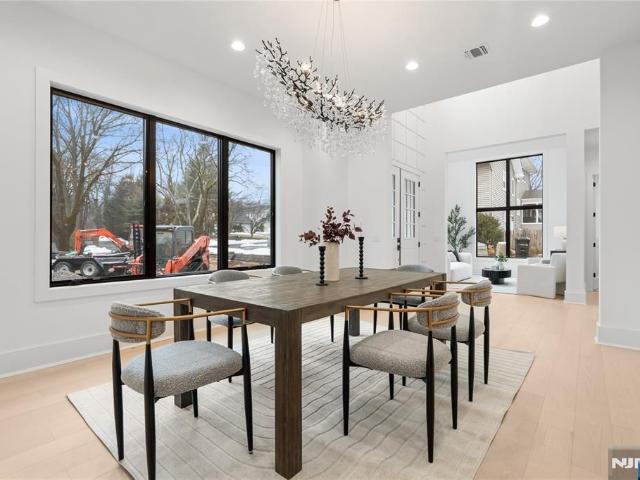 21 Manor Court, Glen Rock, US, NJ