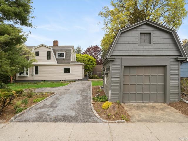 21 Mackey Ave, Port Washington, NY 11050 | MLS #991755
