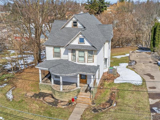 21 Maple Avenue