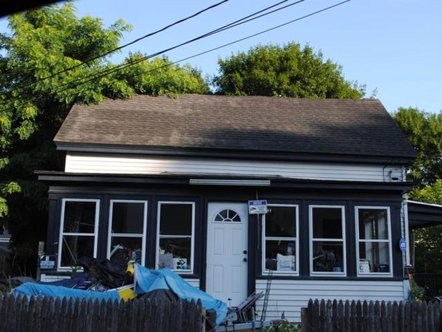 21 Maple St, Rochester, NH 03867