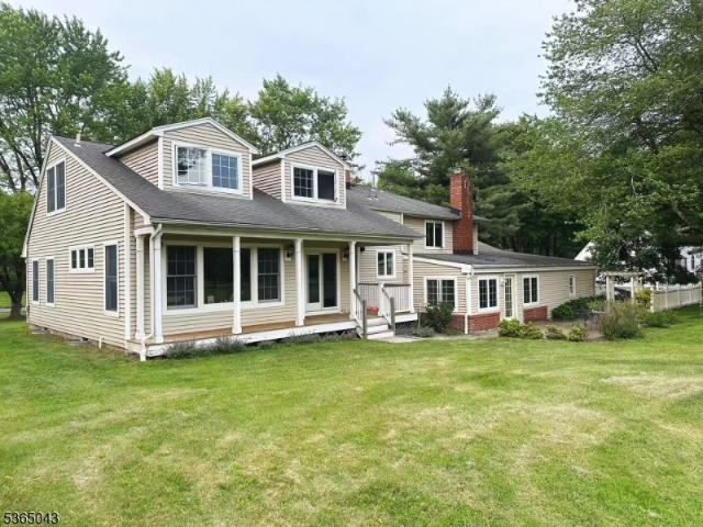 21 Meadowview Rd