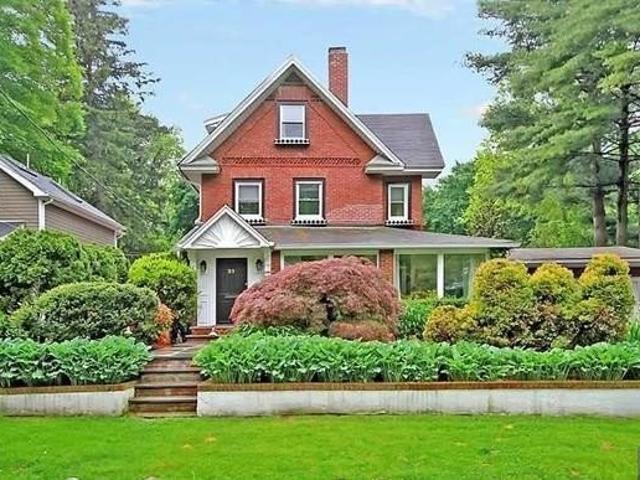 21 Meadow St, Demarest, NJ 07627