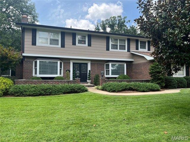 21 Meadowbrook Country Club Est, Ballwin, MO 63011