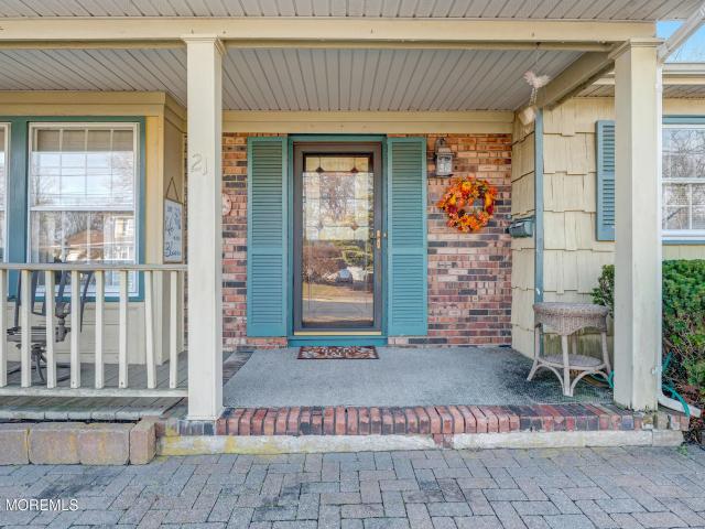 21 Meadowbrook Drive