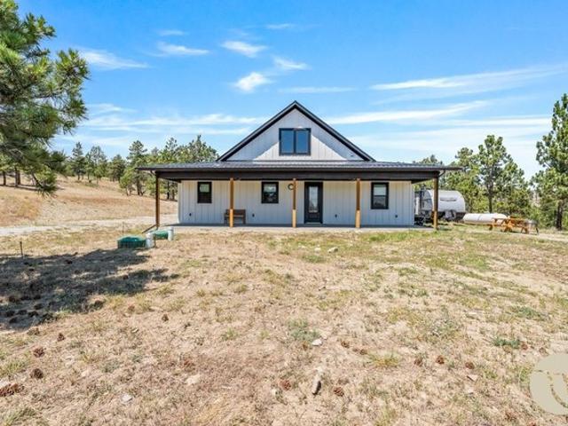 21 Medicine Rock Rd, Columbus, MT 59019