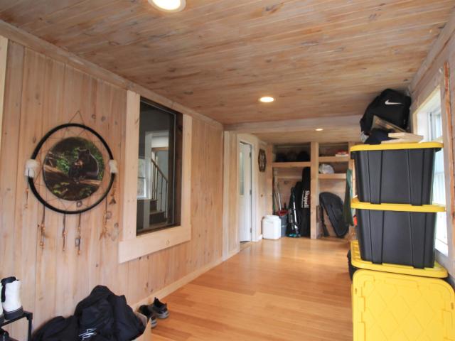 21 Mirror Lake Road