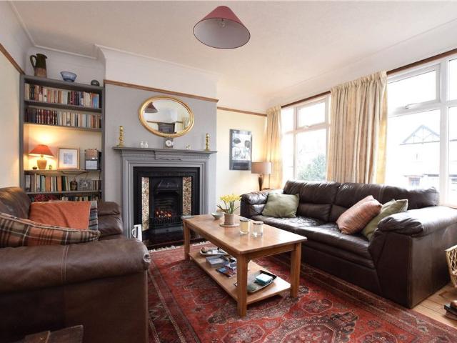 21, Moor Park Villas, Leeds, West Yorkshire, LS6 4BZ