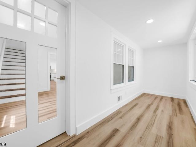 21 Morris Rd