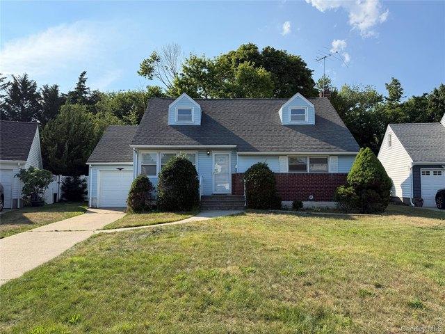 21 Morris Rd, Bethpage, NY 11714
