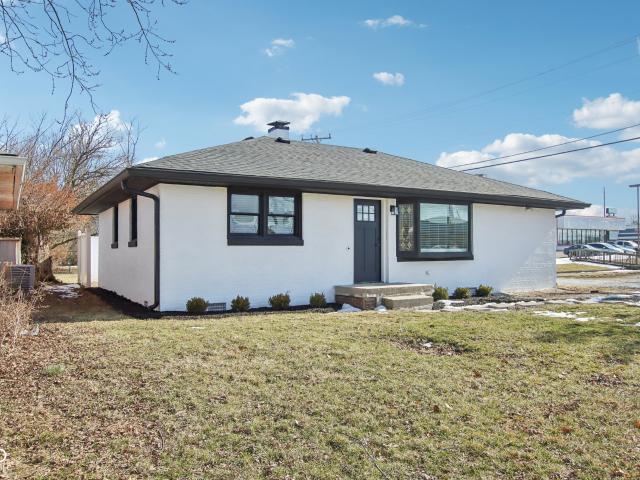21 N Devon Ave, Indianapolis, IN 46219 | MLS #22088 | Compass