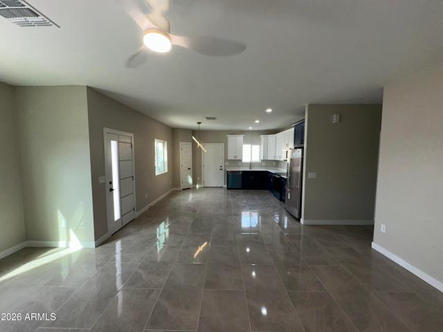 21 N E Avenue E