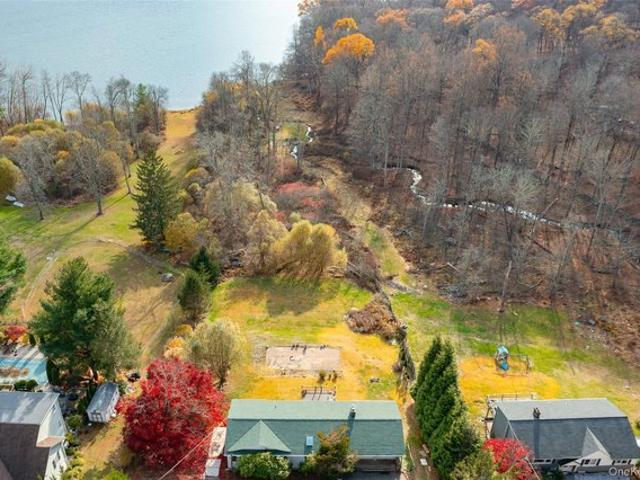 21 N Gate Rd, Carmel, NY 10512