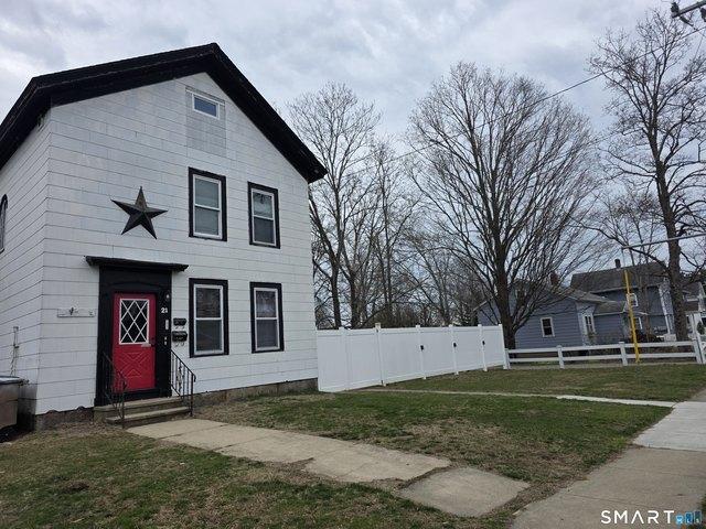 21 N Washington Ave, East Lyme, CT 06357