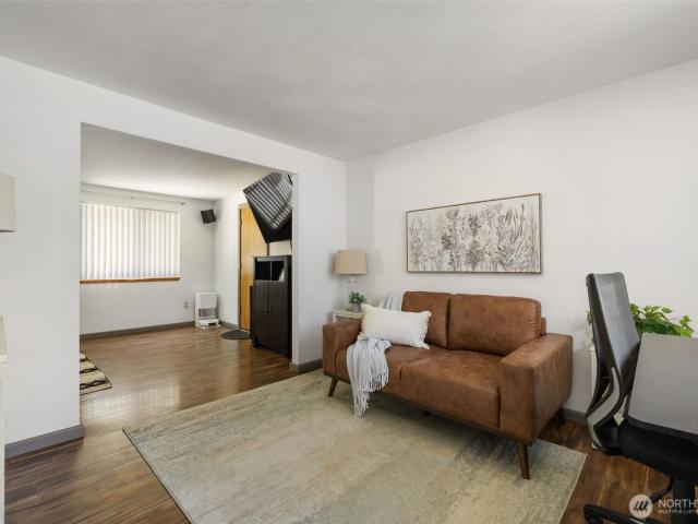 21 NE Admiral Drive