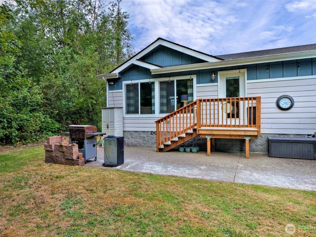 21 NE Shore Place