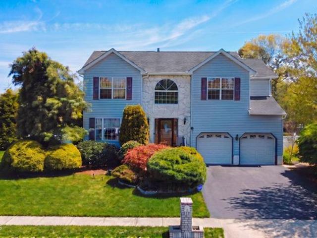 21 Netty St, Howell, NJ 07731