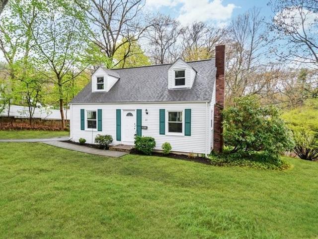 21 Nimitz Cir, Natick, MA 01760
