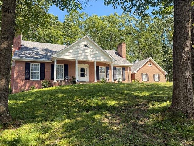 21 Oakwood Dr, Oil City, PA 16301