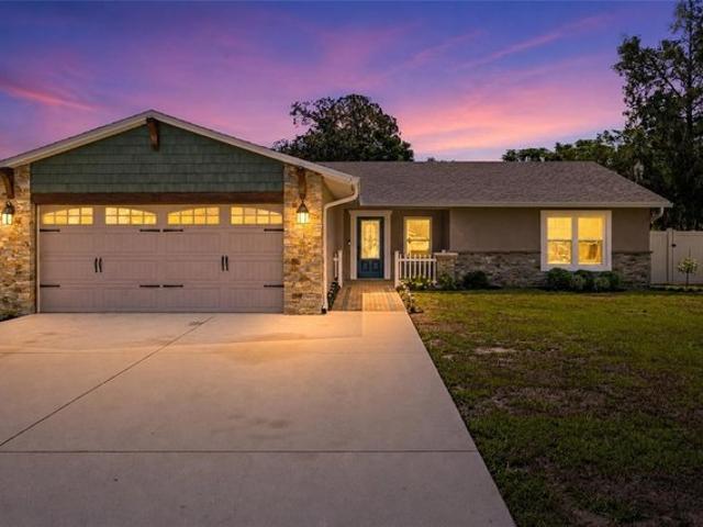 21 Oak Ct, Eustis, FL 32726