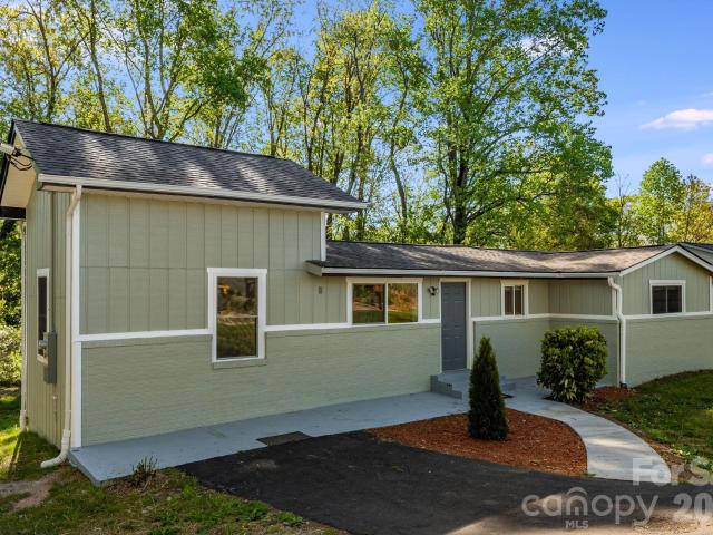 21 Oak Hill Dr, Asheville, NC 28806 | MLS #4371 | Compass