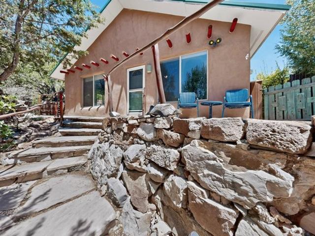 21 Ojitos Pl, Jemez Springs, NM 87025