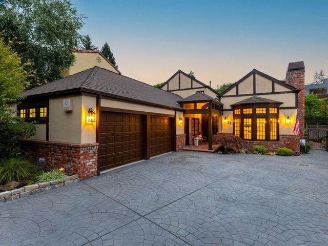 21 Oval Rd, Oakland, CA 94611