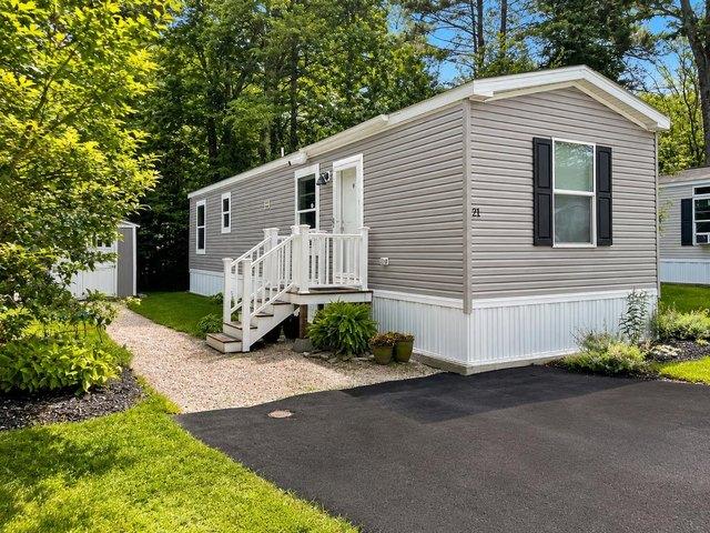 21 Parker Ave, Raymond, NH 03077
