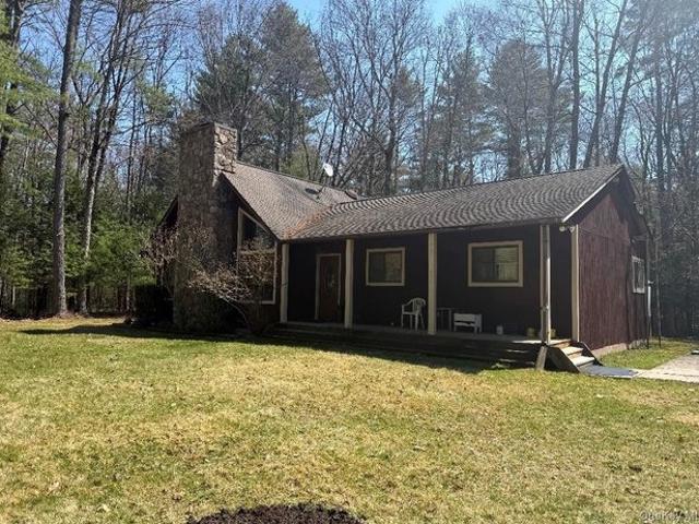 21 Parkside Dr, Glen Spey, NY 12737