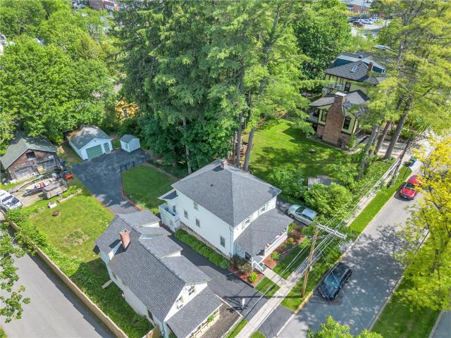 21 Pine Boulevard