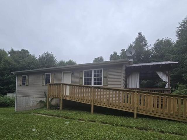 21 Pine Ln, Trout Run, PA 17771