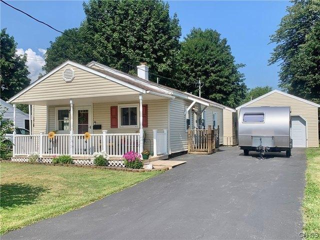 21 Pinecrest Rd, Whitesboro, NY 13492