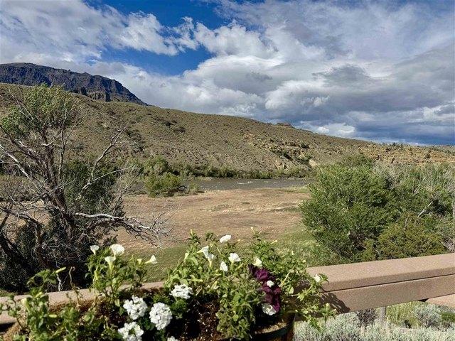 21 Ptarmigan View Dr, Cody, WY 82414