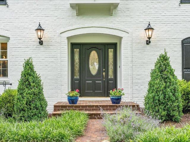 21 Queen Regent Court
