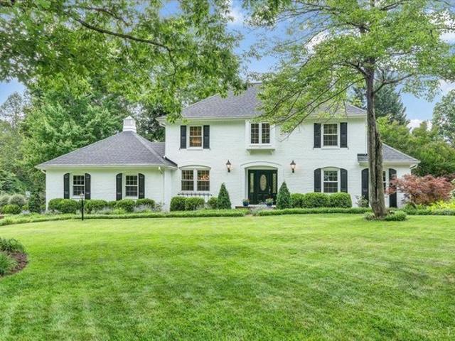 21 Queen Regent Ct, Blue Ridge, VA 24064