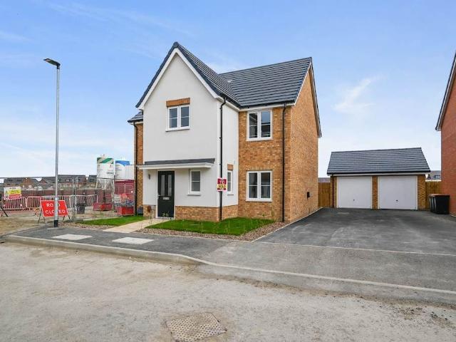 21 Redwinter, Bedford MK45, 4 bed detached house to rent, £2,200 pcm | PrimeLocation