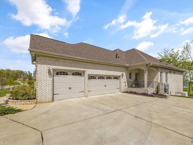 21 Ridge Bluff Circle SE