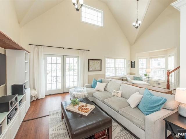 21 Riverbend Court