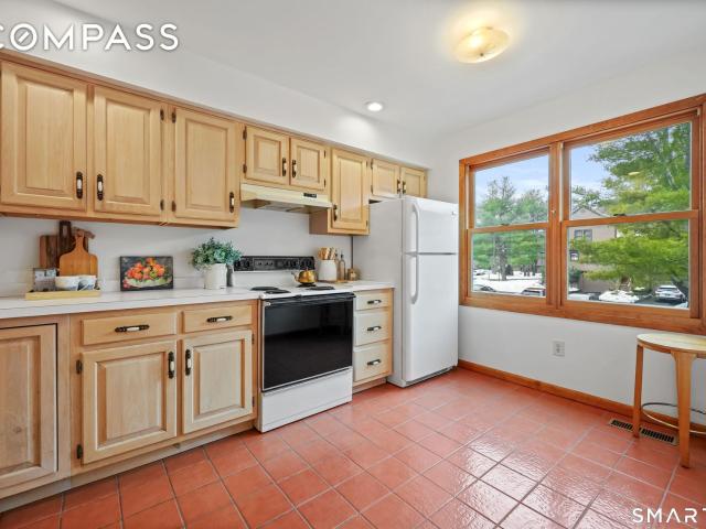 21 Rockview Cir 21, Monroe, CT