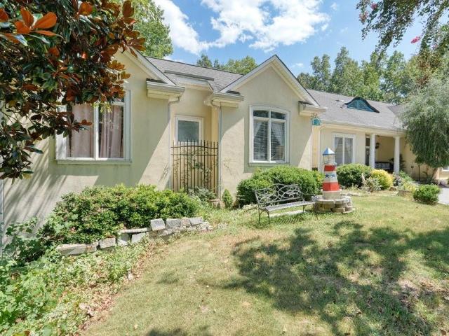 21 Rocky Circle NE