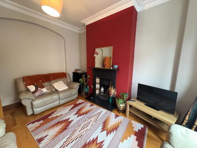 21 Rossmore Avenue, Ormeau Road, Belfast, BT7 3HB