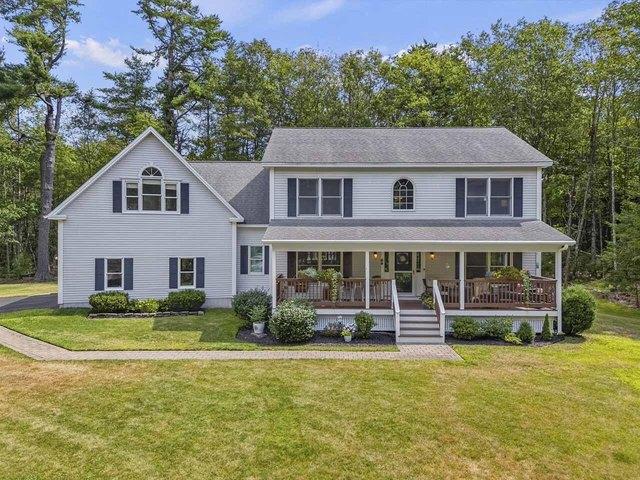 21 Royal Oak Cir, Topsham, ME 04086